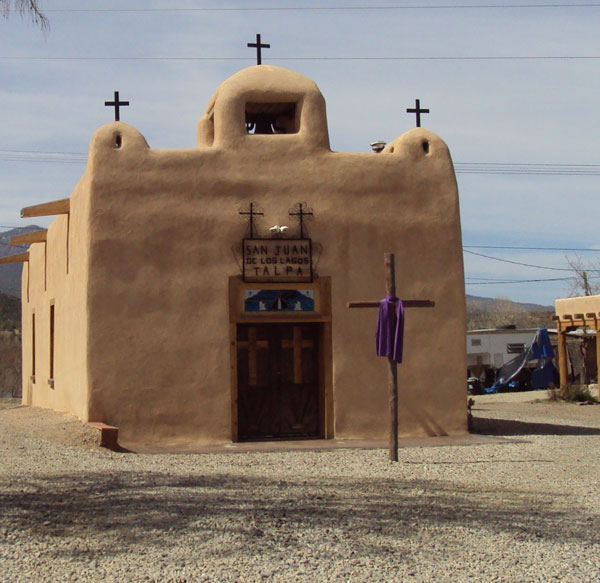 Finding the Heart of Northern New Mexico in its Adobe Chapels - BeyondTaos